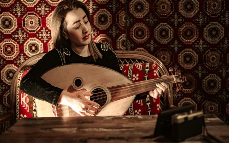 The Oud: A Timeless Arabic Instrument – Al-Andalus Tribune